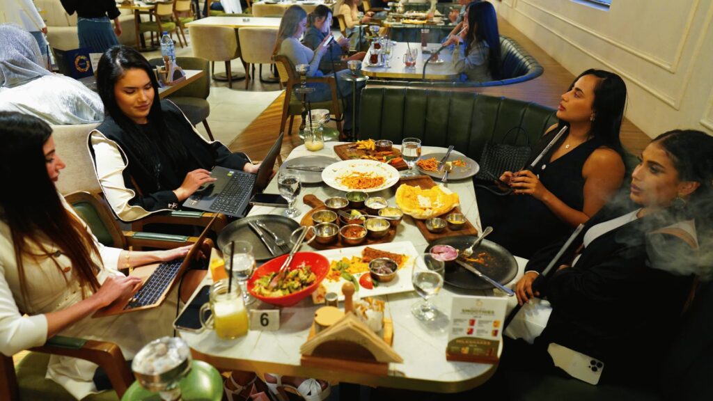 Business Lunch Dubai | Fast and Flavorful in Sheikh Zayed
